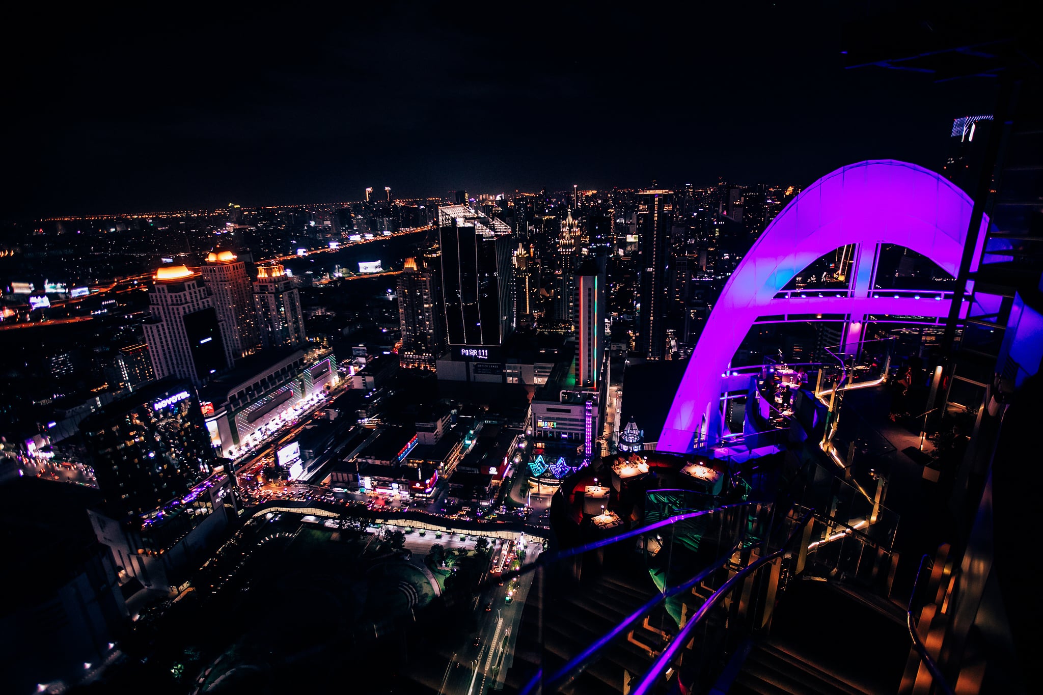 Red Sky bar รูฟท็อปบาร์ใจกลางเมือง ย่านราชประสงค์